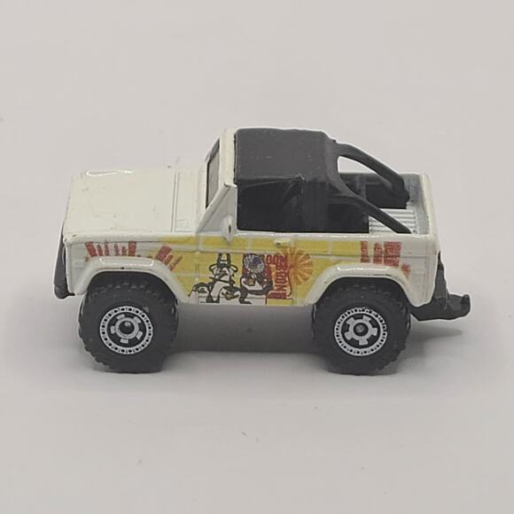 MATCHBOX | Toys | Matchbox Penguins Of Madagascar 72 Ford Bronco 4x4 ...